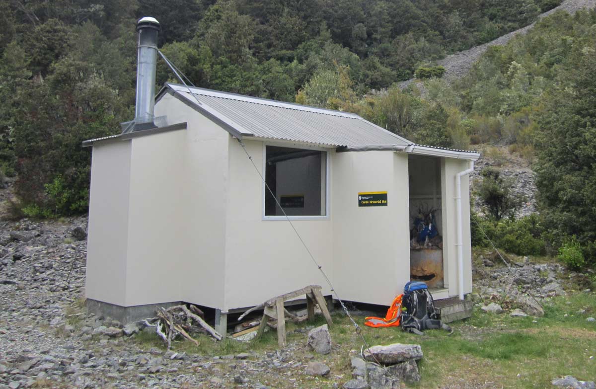Curtis Memorial Hut: Te Kahui Kaupeka Conservation Park, Canterbury region