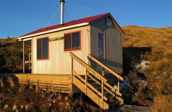 Purity Hut: Ruahine Forest Park, Manawatu region