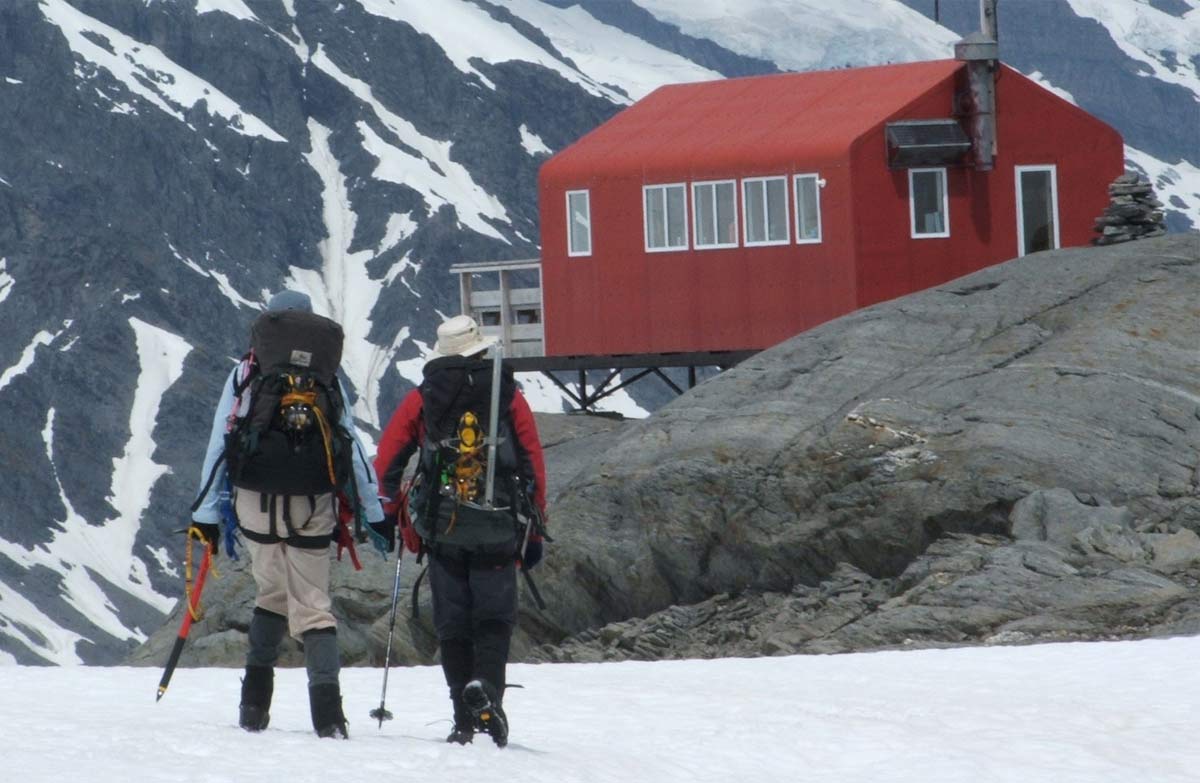 Colin Todd Hut: Mount Aspiring National Park: Otago region