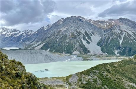 Sealy Tarns Track: Walking and tramping in Aoraki/Mount Cook National Park