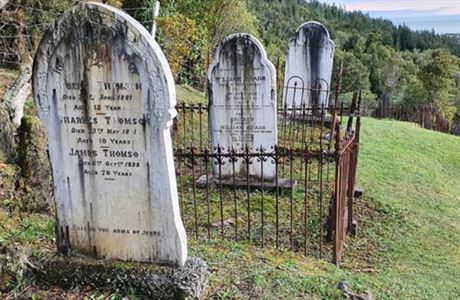 Ross Historic Cemetery Walk: Short walk in the Ross area, West Coast