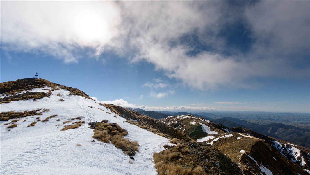Mt Holdsworth - Jumbo Circuit: Wairarapa tracks and walks, Tararua ...