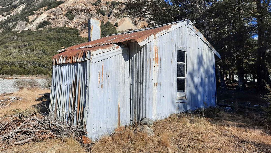 Old Basins Hut: Craigieburn Forest Park, Canterbury region