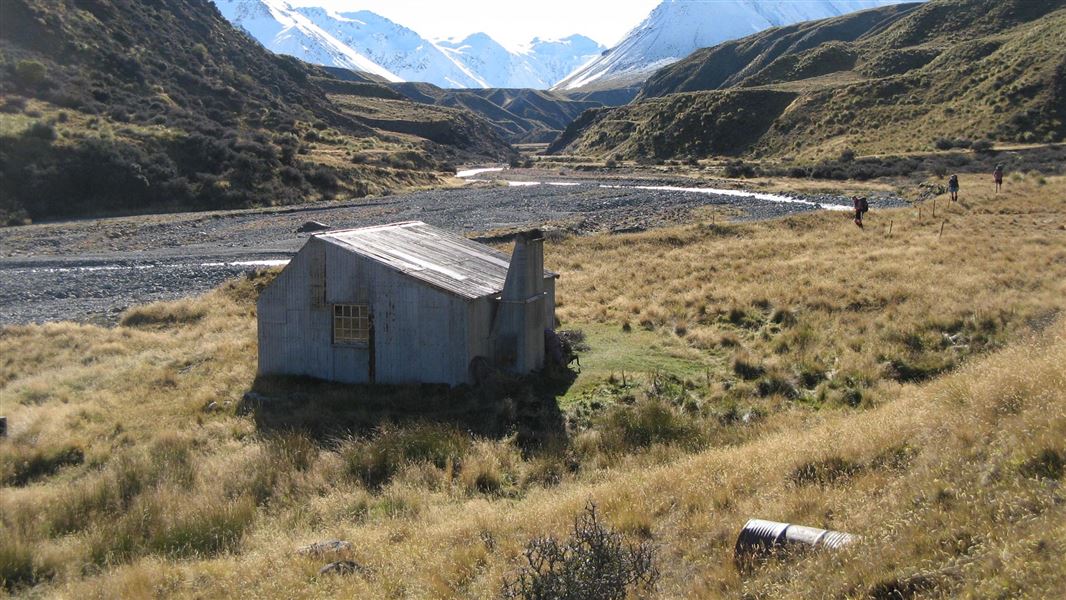 Potts Hut: Hakatere Conservation Park, Canterbury region