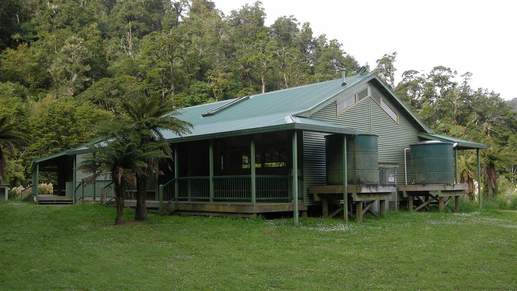 Waiharuru Hut: Te Urewera, East Coast region